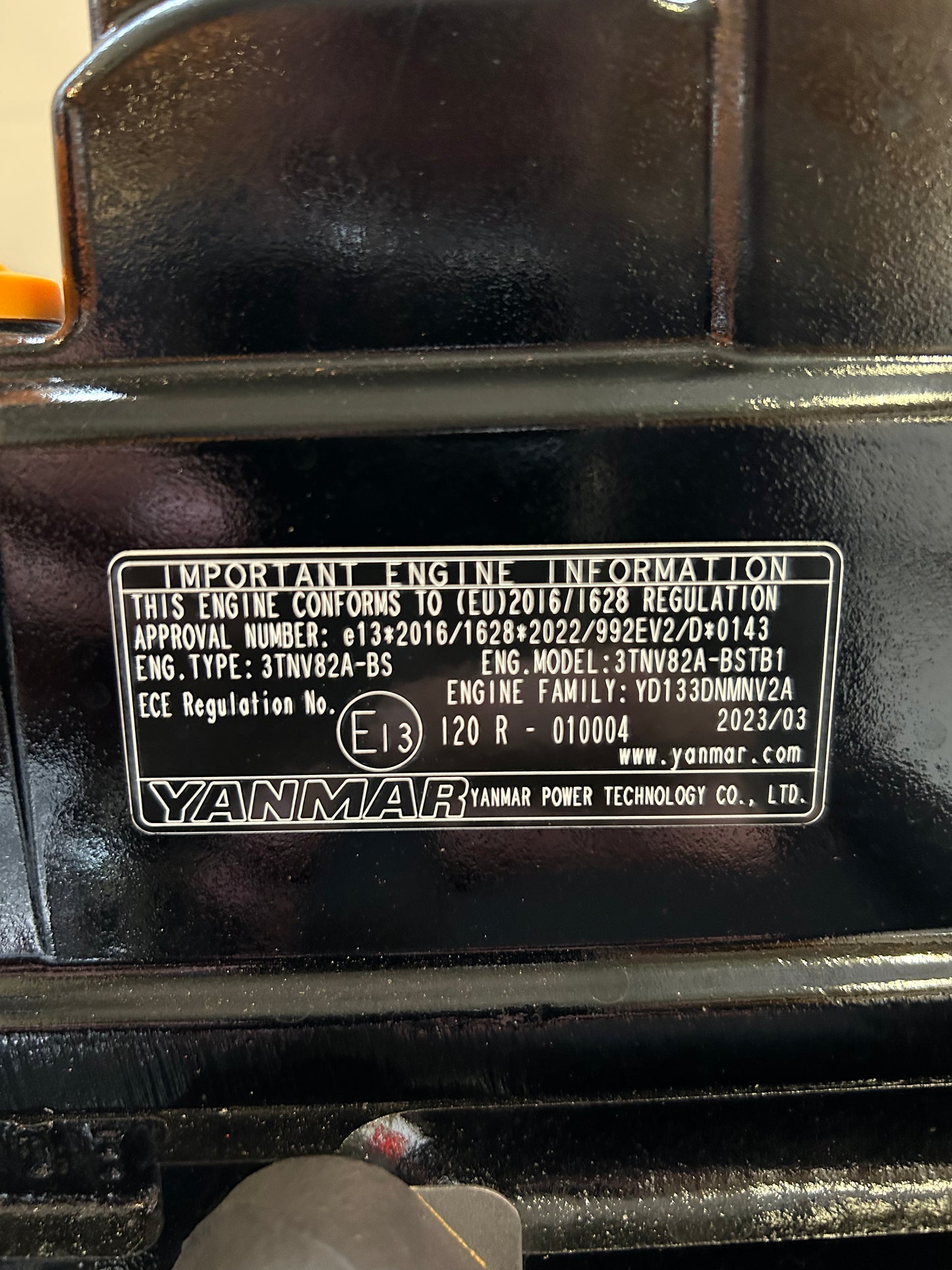 Yanmar 3TNV82 | Takeuchi | John Deere | Nieuwe Yanmar motoren ...